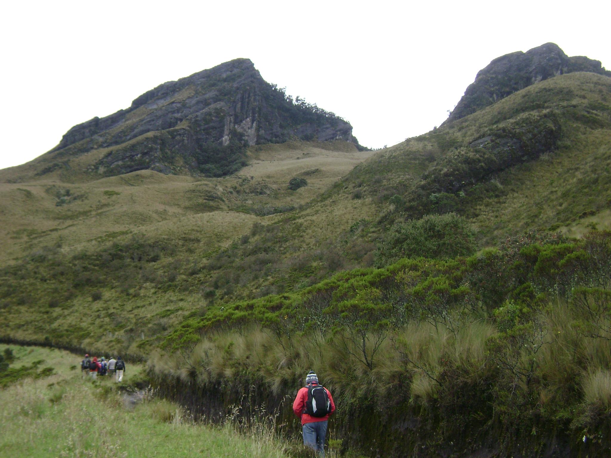 CLIMBING TOURS – EcuadorFamilyTours.com